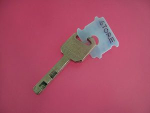 13 Crafty Ways to Use Old Bread Tags