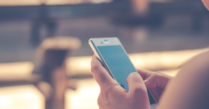 6 Quick Tips to Declutter and Organize Your Phone