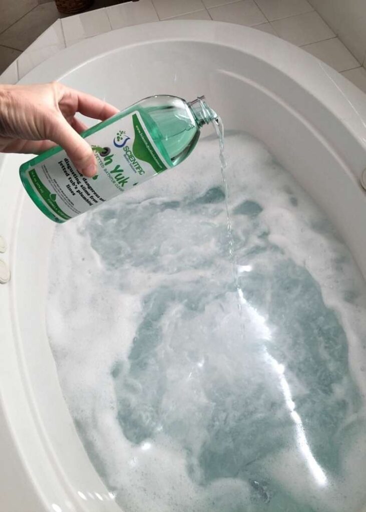 13 Simple Bathtub Cleaning Tips for Totally Gunky Tubs